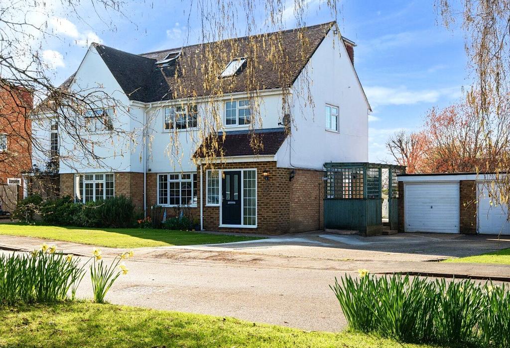 Overbrook, West Horsley, KT24 4 bed semi-detached house - £750,000