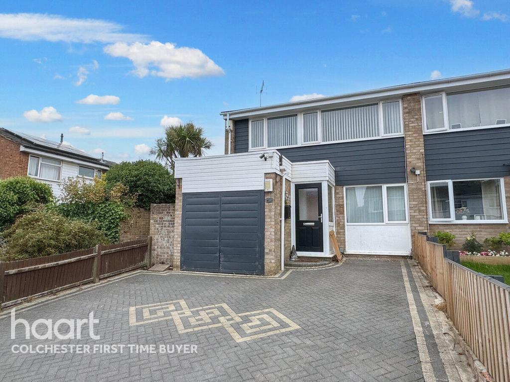 Onslow Crescent, Colchester 3 bed end of terrace house - £290,000