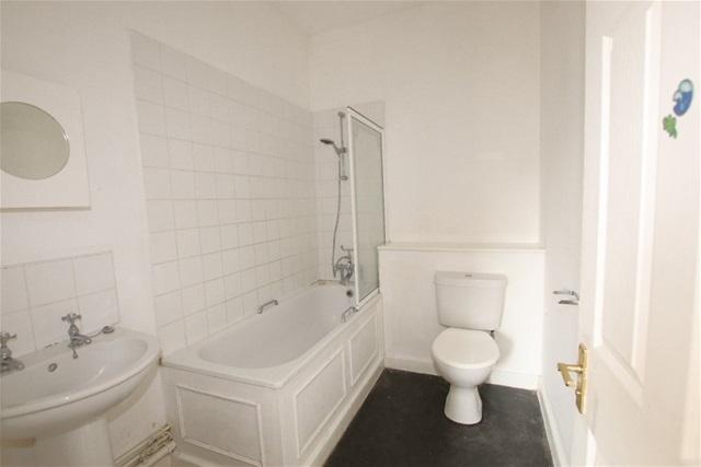 Broadway, Jaywick Sands, Clacton on Sea 3 bed semi-detached house for ...
