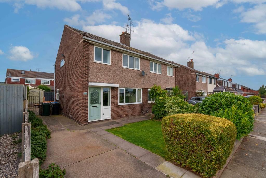 Saxon Way, Chester CH1 3 bed semi-detached house for sale - £210,000