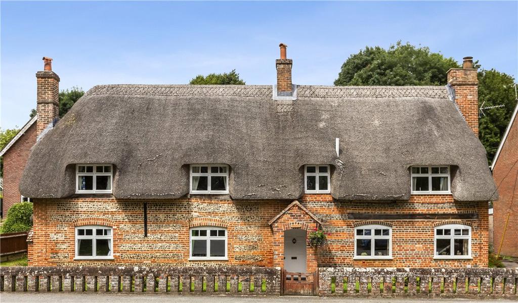 The Green, Froxfield, Marlborough... 4 bed detached house - £750,000