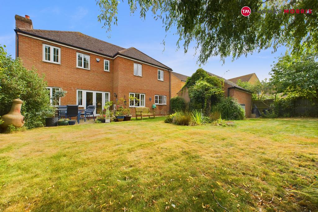 Goldfinch Drive, Bedfordshire SG19 4 bed detached house - £575,000