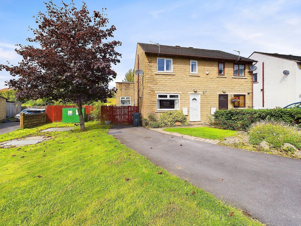 Cringle Way, Clitheroe, BB7 3 bed semi-detached house - £216,750