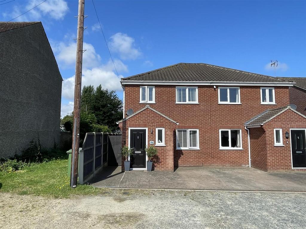 Flora Road, Lowestoft 3 bed semi-detached house for sale - £220,000