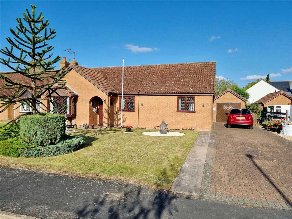 Pointon NG34 3 bed bungalow - £250,000