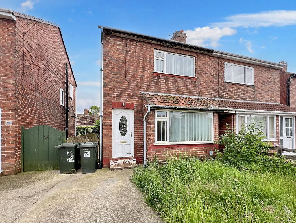 Meadway, Forest Hall, Newcastle upon... 2 bed semi-detached house - £80,000