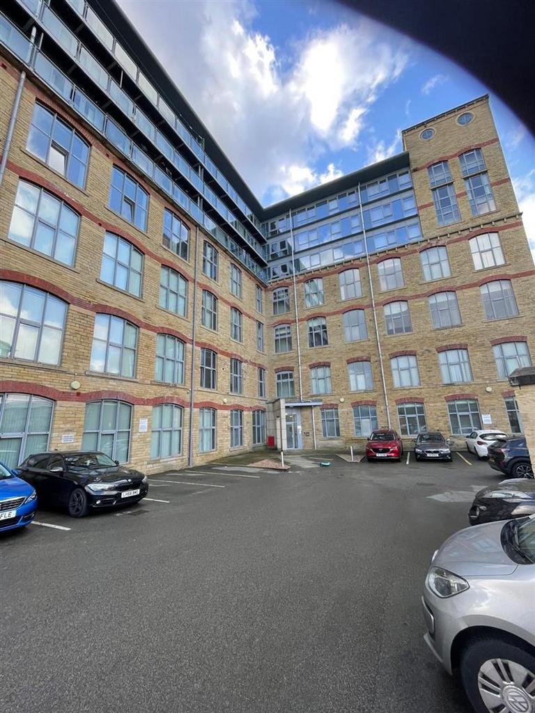 Silk Mill, Dewsbury Road, Elland 2 bed apartment - £675 pcm (£156 pw)