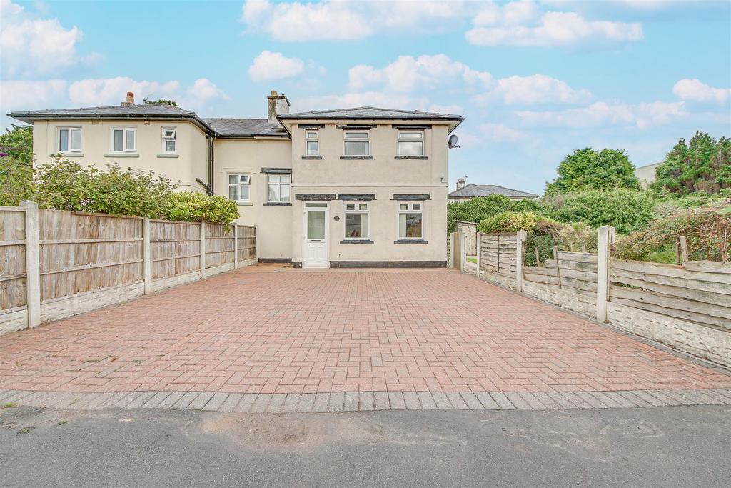 Haig Avenue, Southport PR8 3 bed semi-detached house - £150,000