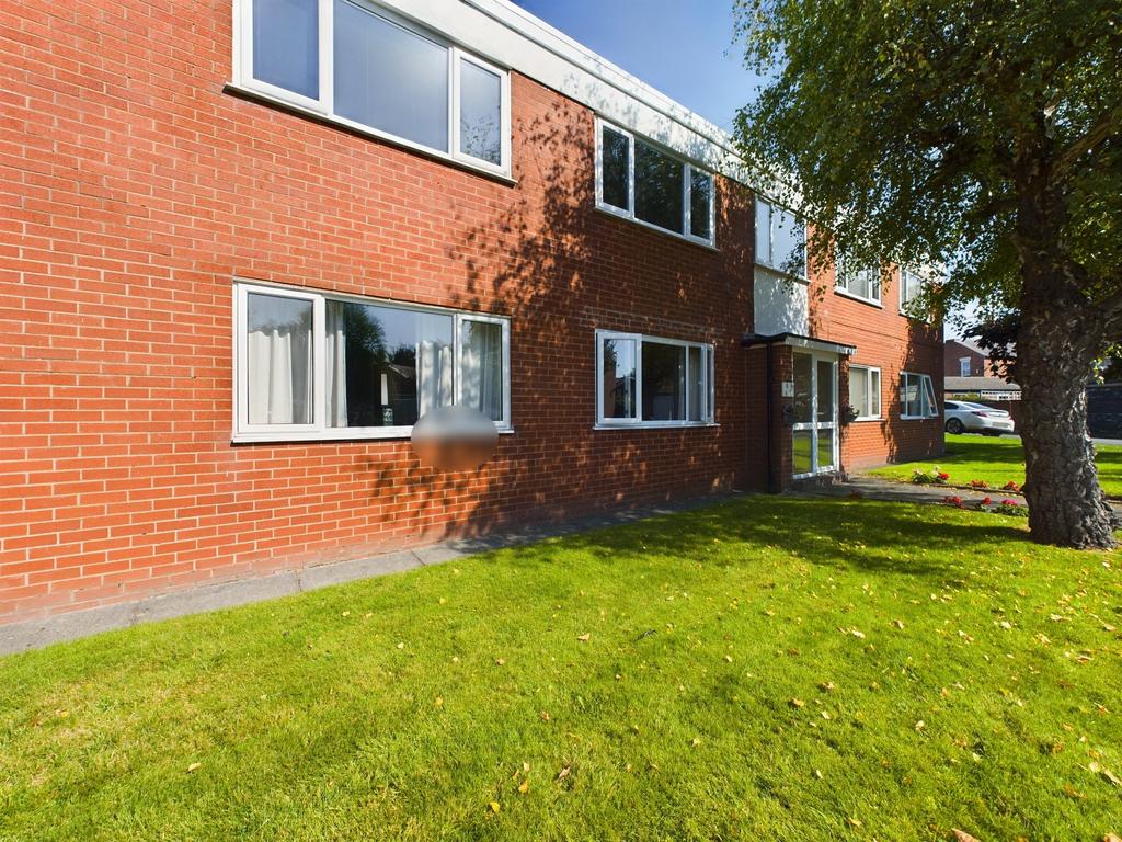 Mythop Close, Lytham, FY8 2 bed apartment - £149,950