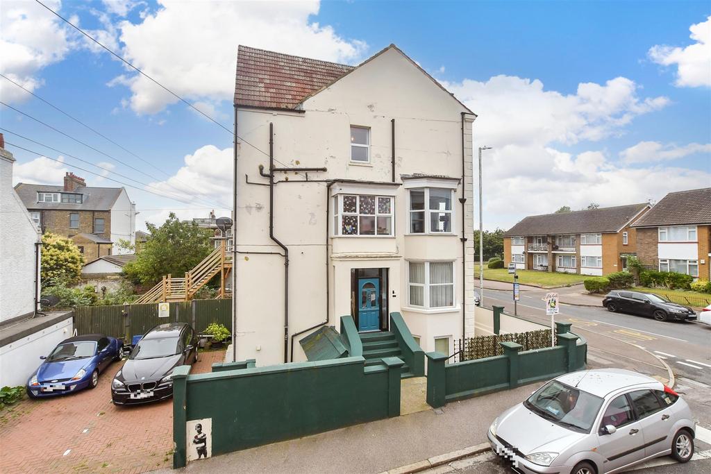 Grange Road, Ramsgate, Kent 3 bed maisonette - £240,000
