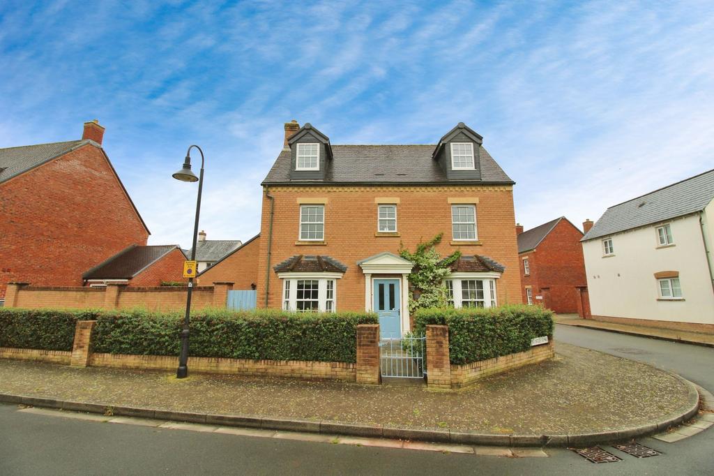 Trecastle Road, Swindon SN1 4 bed detached house for sale - £395,000