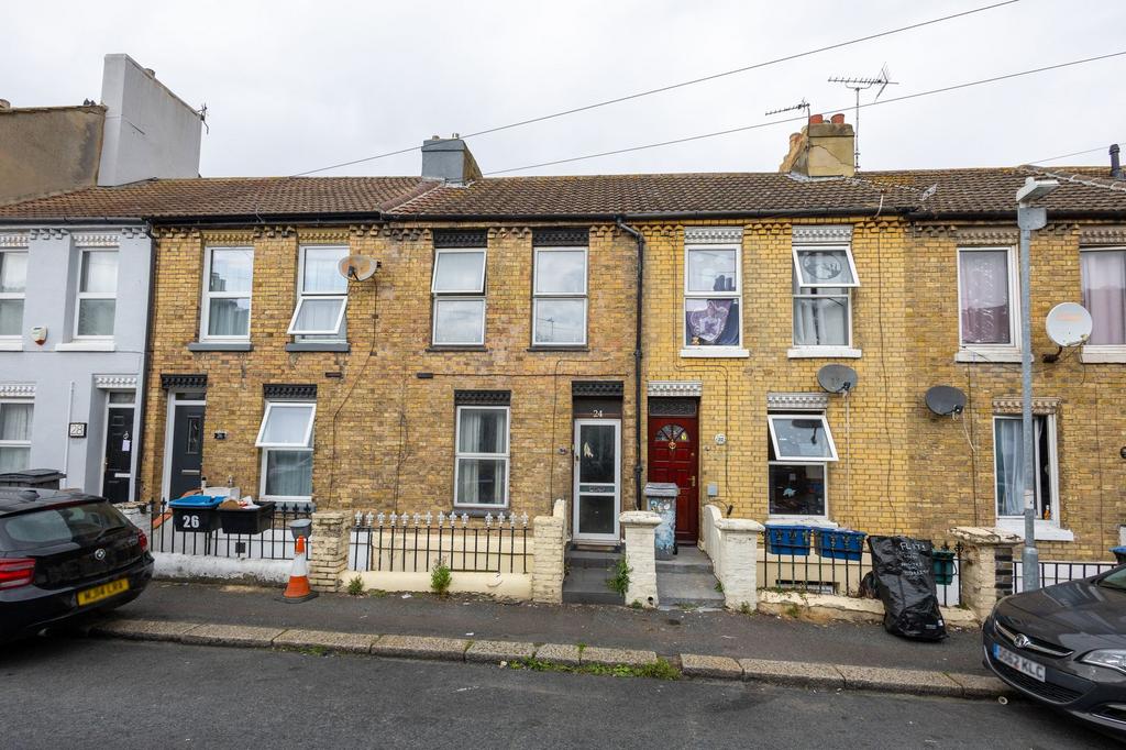 Clarendon Street, Dover, CT17 3 bed terraced house - £160,000