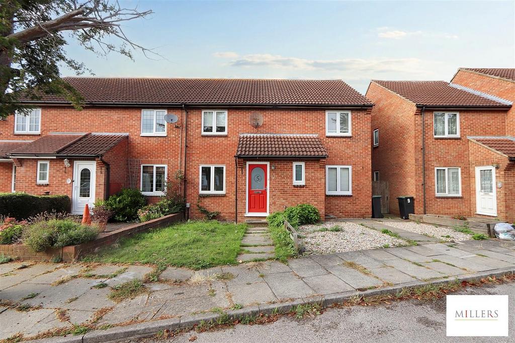 Brickfield Road, Coopersale 2 bed terraced house - £1,600 pcm (£369 pw)