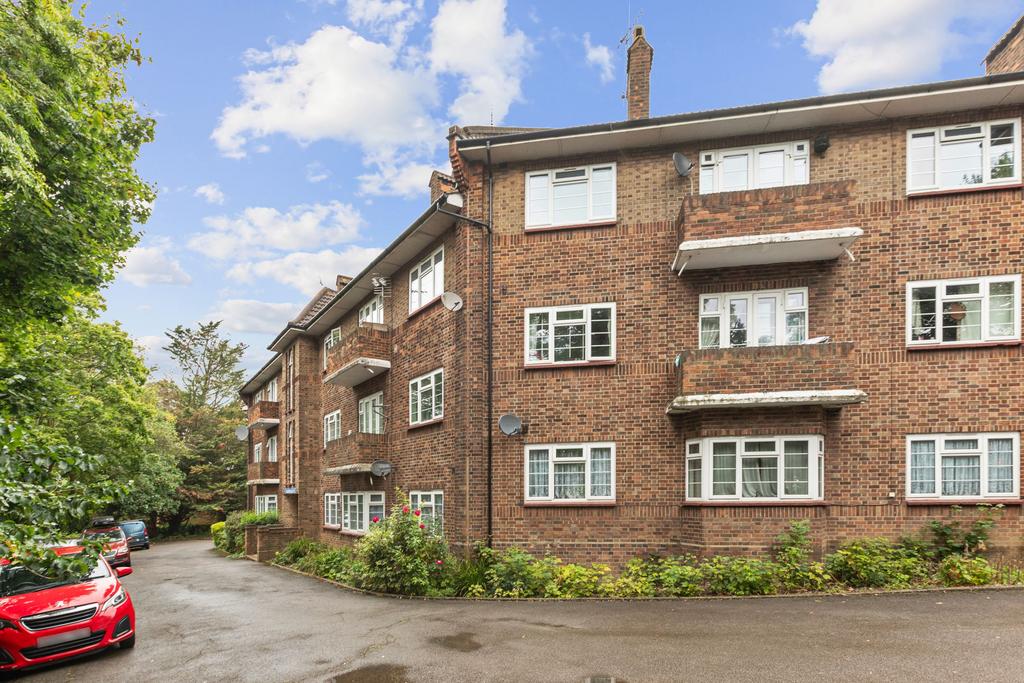 New Barnet, Barnet EN5 2 bed apartment - £375,000