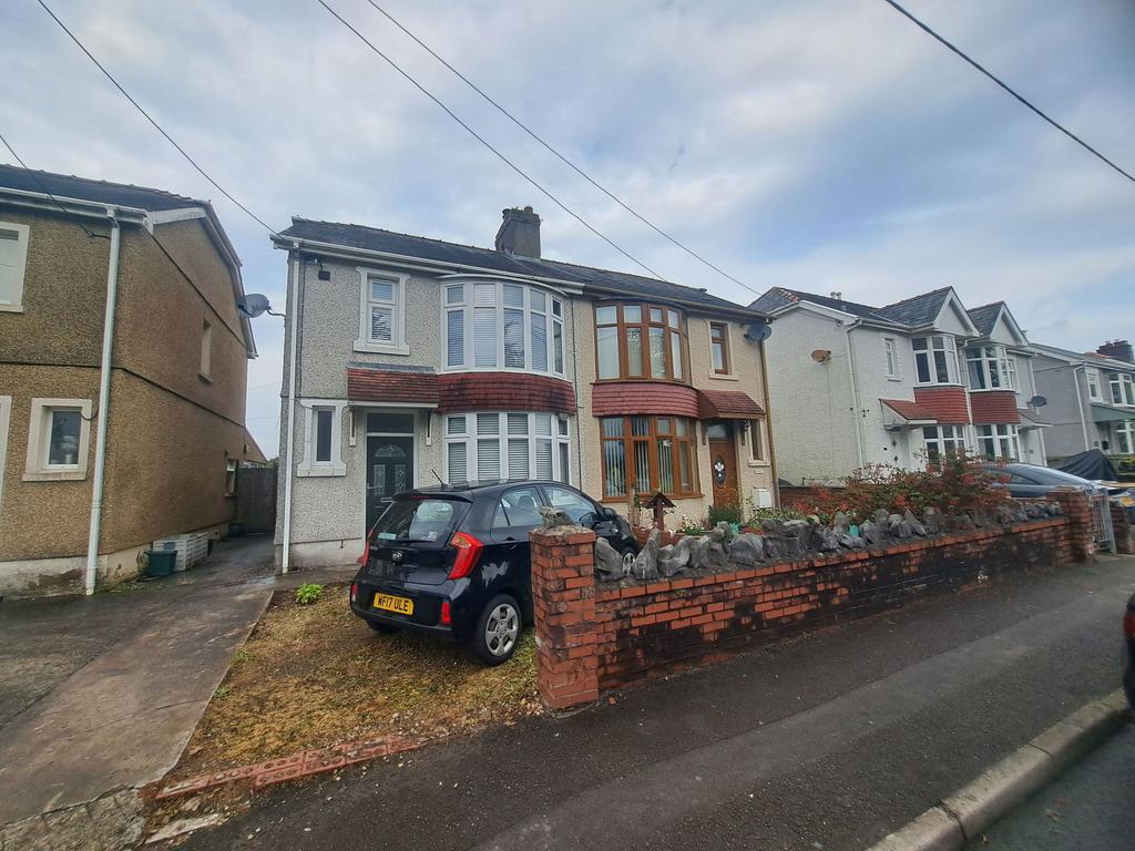 Llandybie Road, Ammanford, SA18 2 bed semi-detached house - £199,950