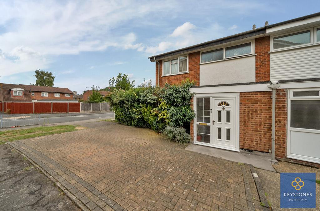 Defoe Way, Collier Row, RM5 3 bed end of terrace house - £425,000