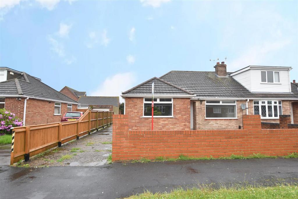 Priors Close, New Waltham DN36 3 bed semi-detached bungalow - £795 pcm ...