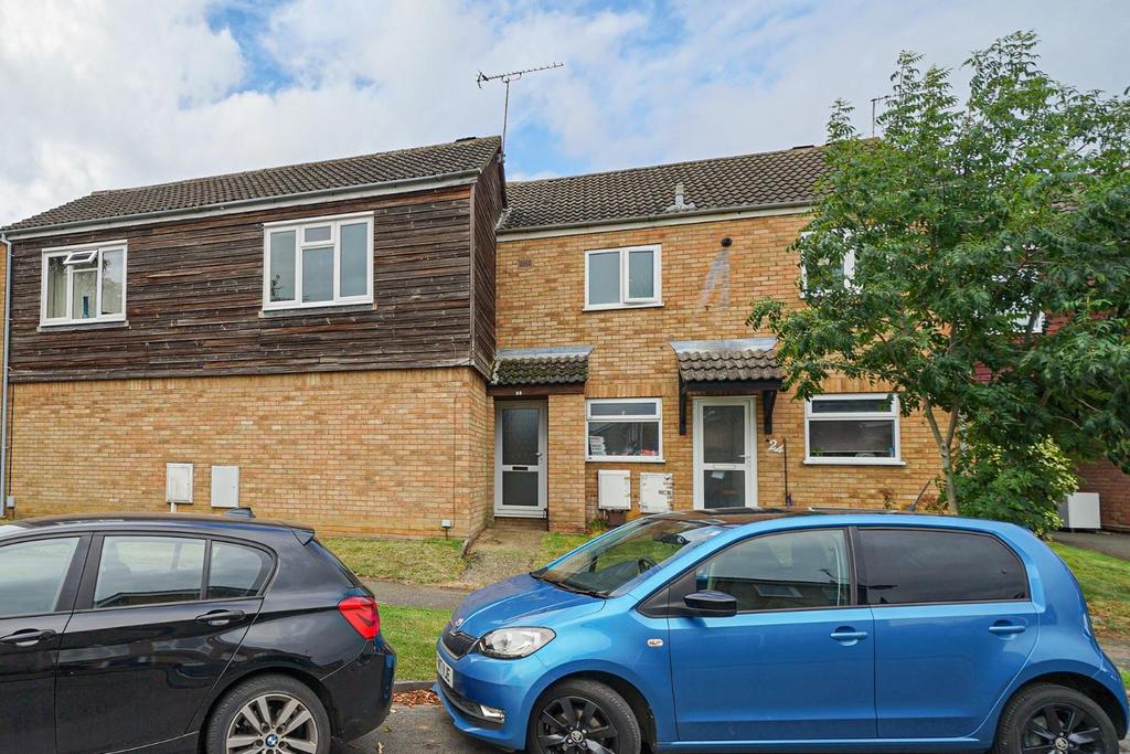 Almond Road, Leighton Buzzard 1 bed maisonette - £170,000