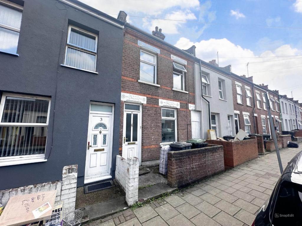 Beech Road, Luton LU1 2 bed terraced house for sale - £240,000