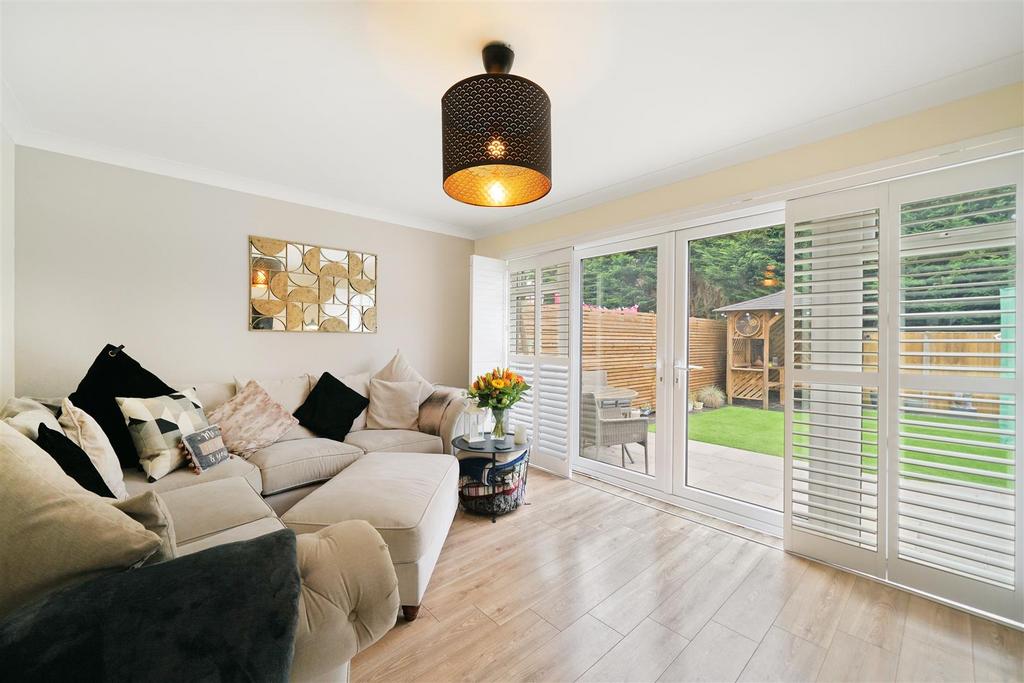 Parkside, Sevenoaks TN14 3 bed end of terrace house - £495,000
