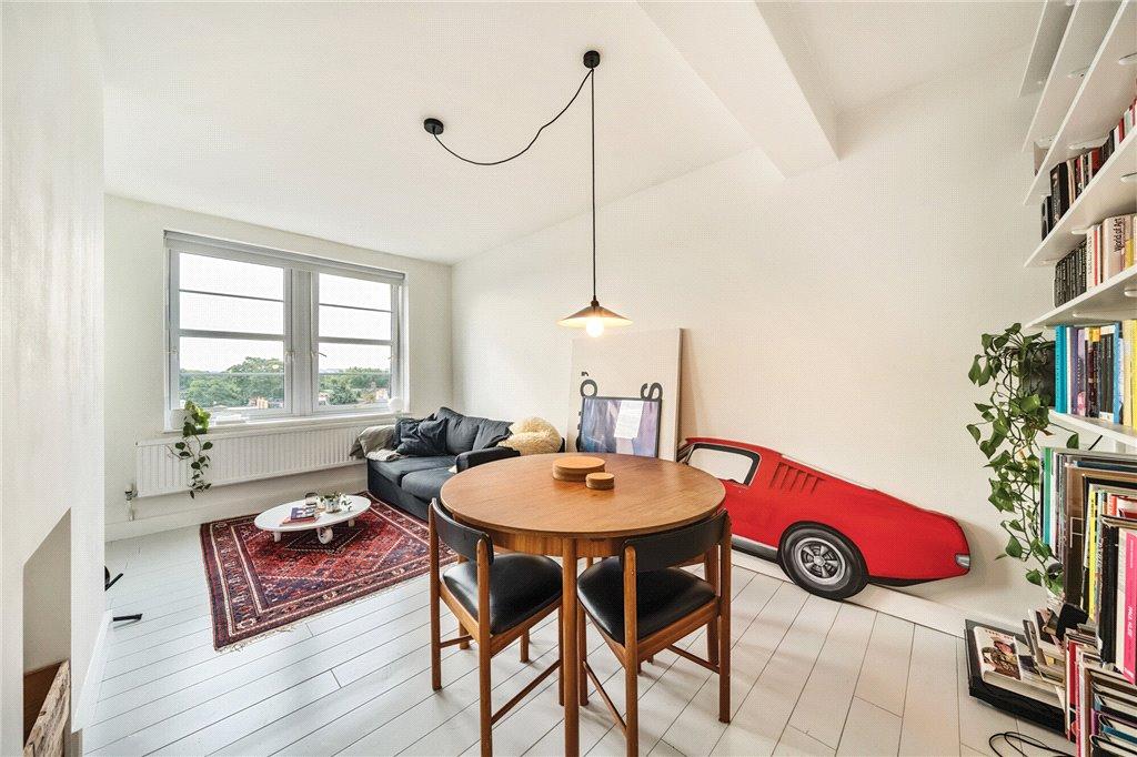Kinglake Estate, London 2 bed apartment - £350,000
