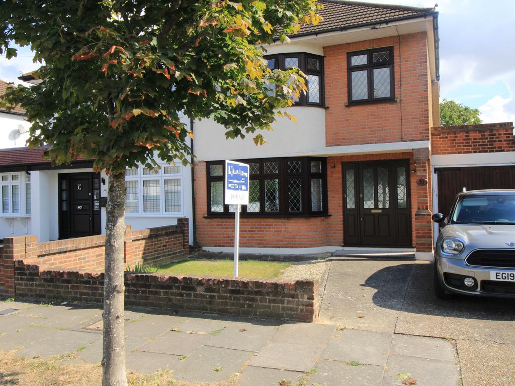 The Grove, Upminster RM14 3 bed semi-detached house - £725,000
