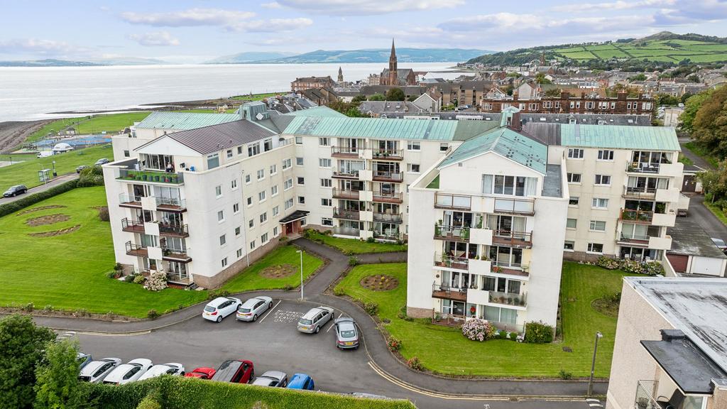 Castlebay Court, Largs KA30 4 bed penthouse - £335,000