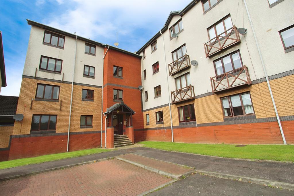 Paisley PA1 2 bed flat - £87,000
