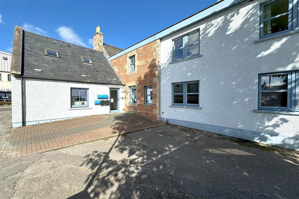 4 The Old Post Office, Main Street... 2 bed flat - £135,000