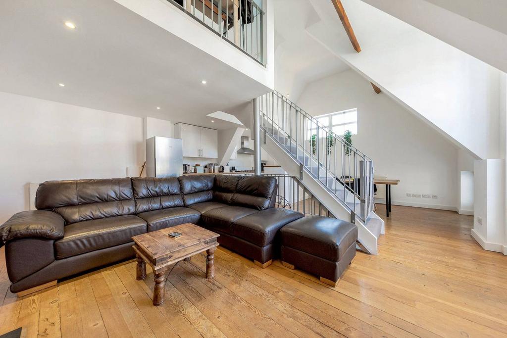 Radbourne Road, Balham, London, SW12 2 bed flat - £2,900 pcm (£669 pw)