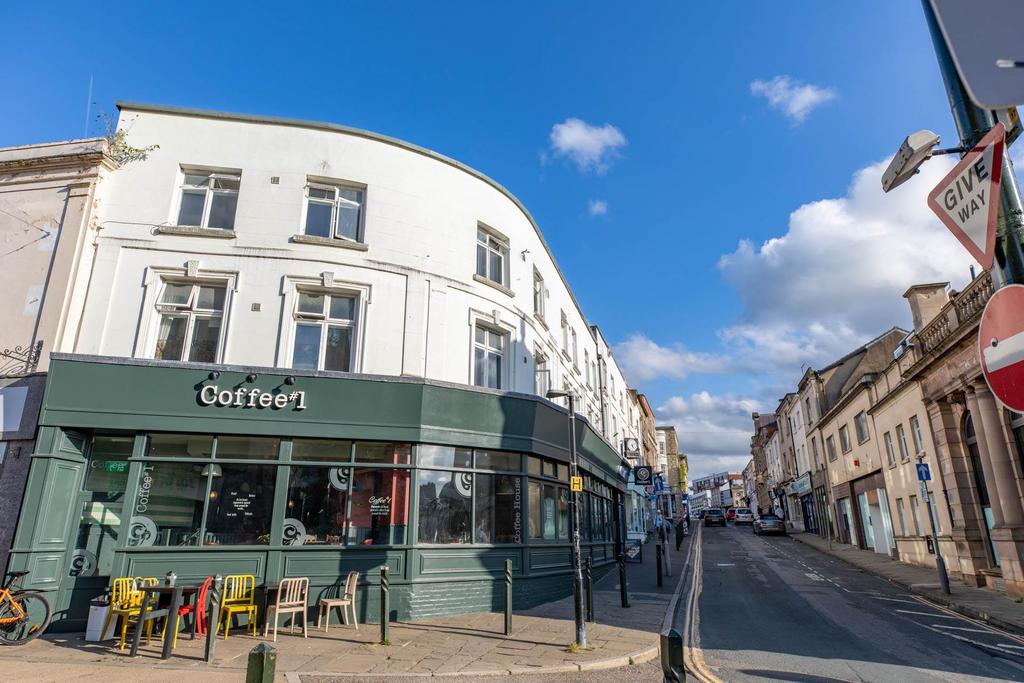 George Street, Stroud 1 bed flat - £650 pcm (£150 pw)