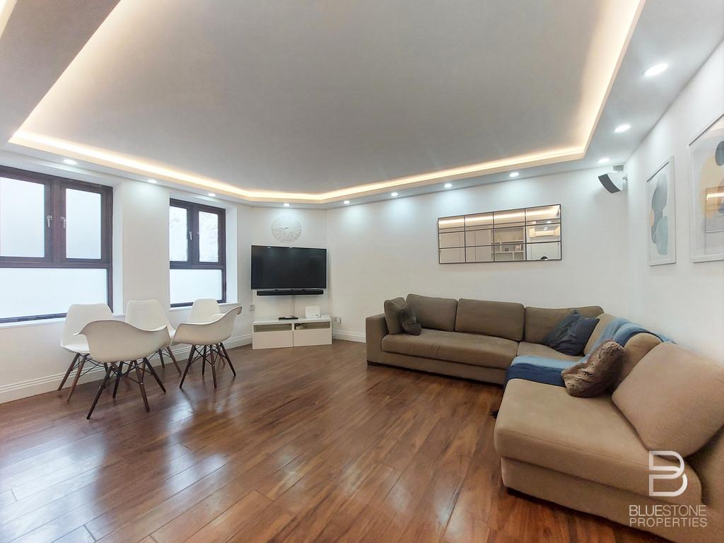 Kintyre Court, Streatham Hill 3 bed apartment - £3,000 pcm (£692 pw)
