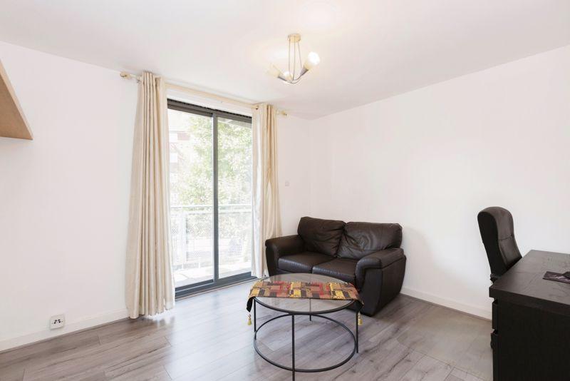 RICH STREET, DOCKLANDS E14 8AL 1 bed apartment - £1,755 pcm (£405 pw)