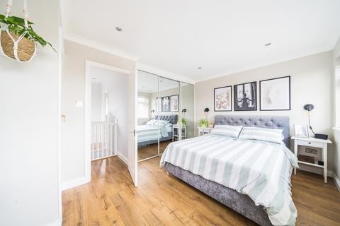 Houses for sale in Shepperton | OnTheMarket