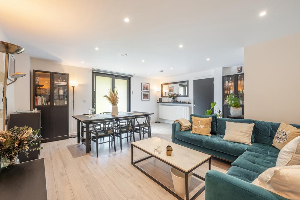 Dalston Lane, Hackney, London 4 bed maisonette for sale - £770,000