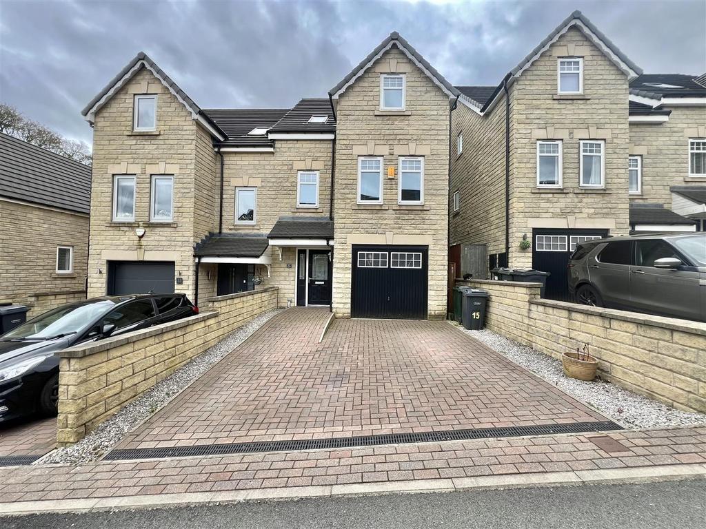 Black Myres Close, Bradford BD13 4 bed semi-detached house - £240,000
