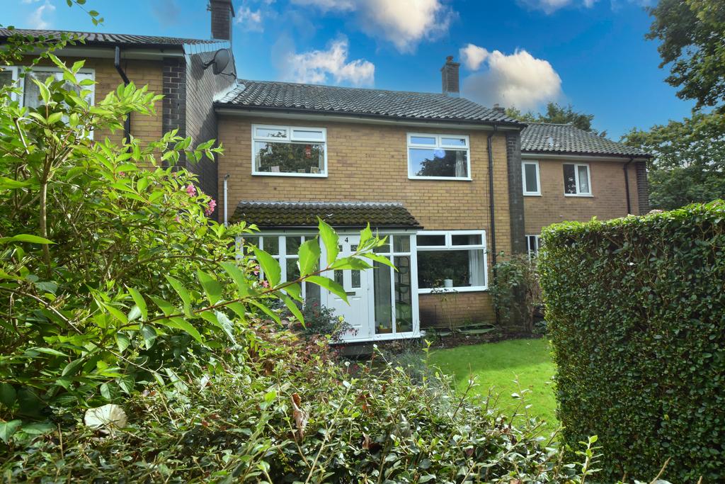 Bramble Walk, Sale, M33 3 bed terraced house - £300,000