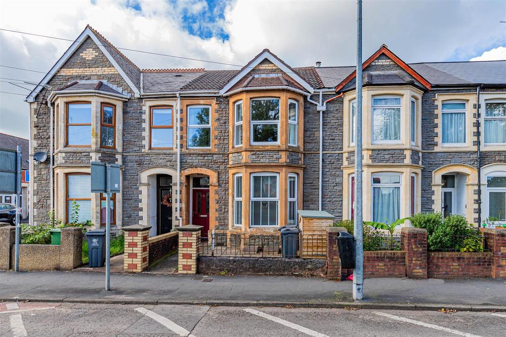 Bridge Road, Cardiff CF14 2 bed flat - £160,000