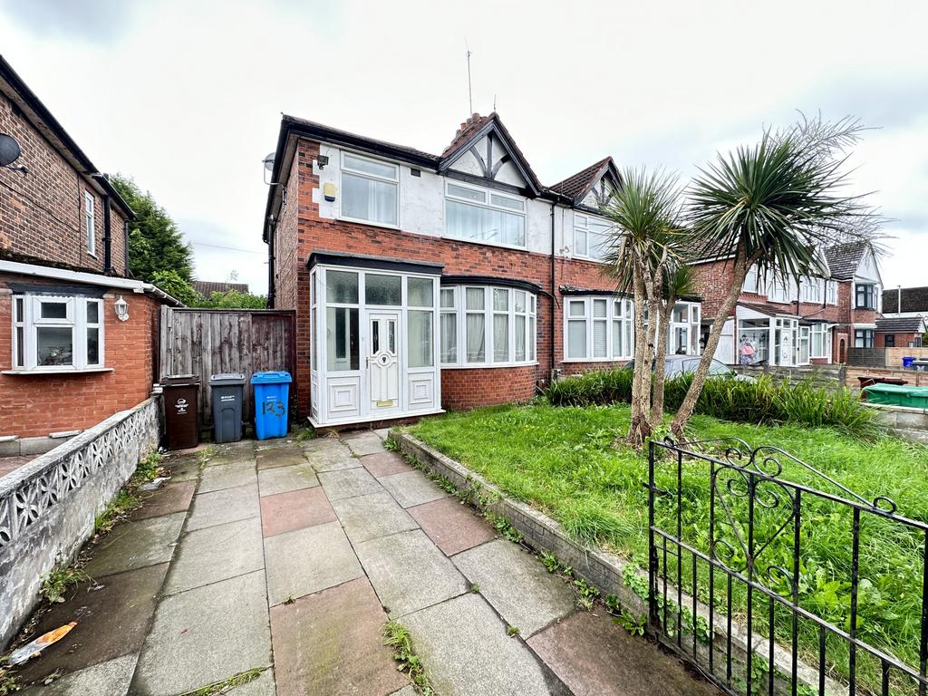 Kingsway, Manchester, M19 3 bed semi-detached house to rent - £1,550 ...