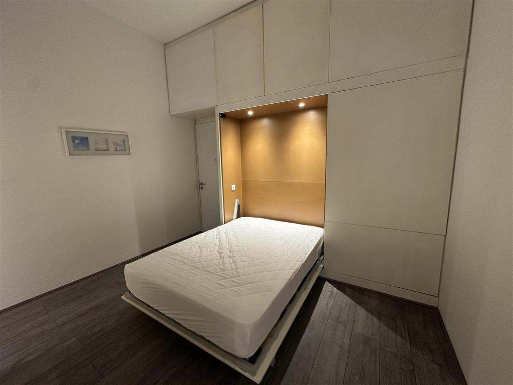 Abito, 85 Greengate Studio - £850 pcm (£196 pw)