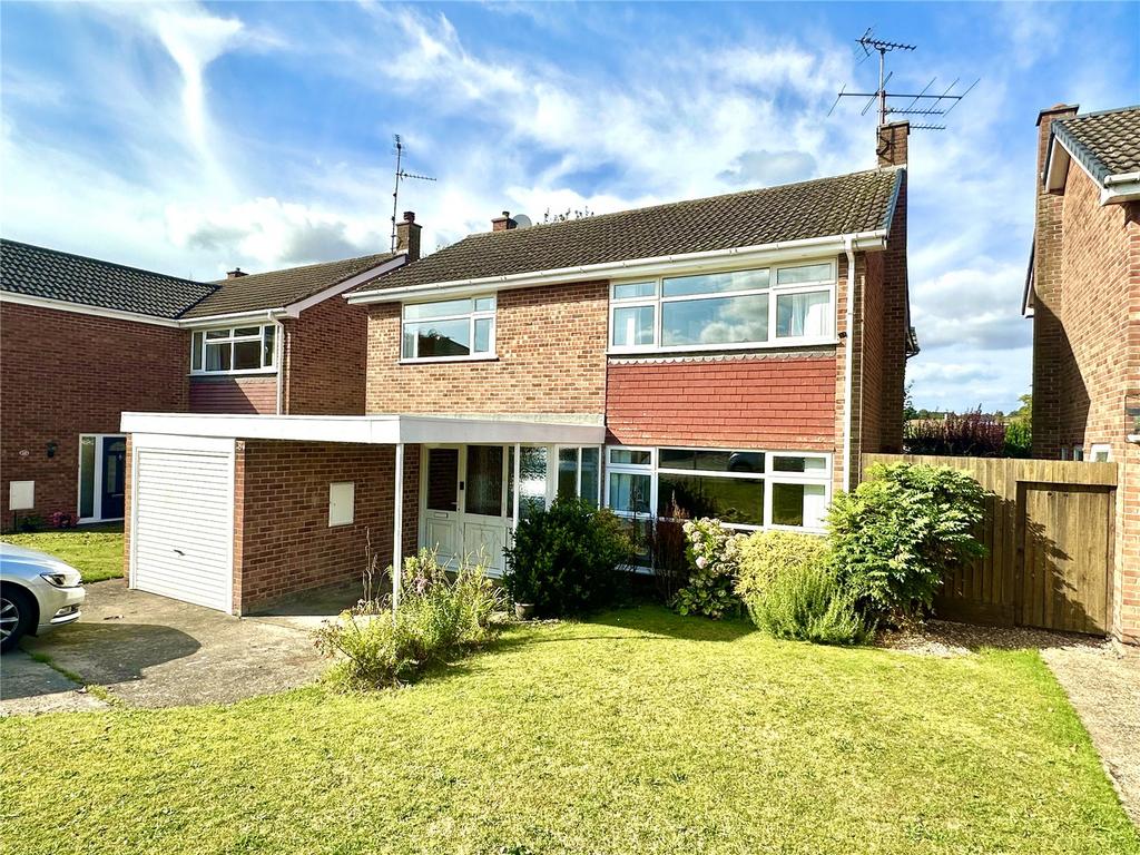 The Birches, Ravenshead, Nottingham... 4 bed detached house - £400,000