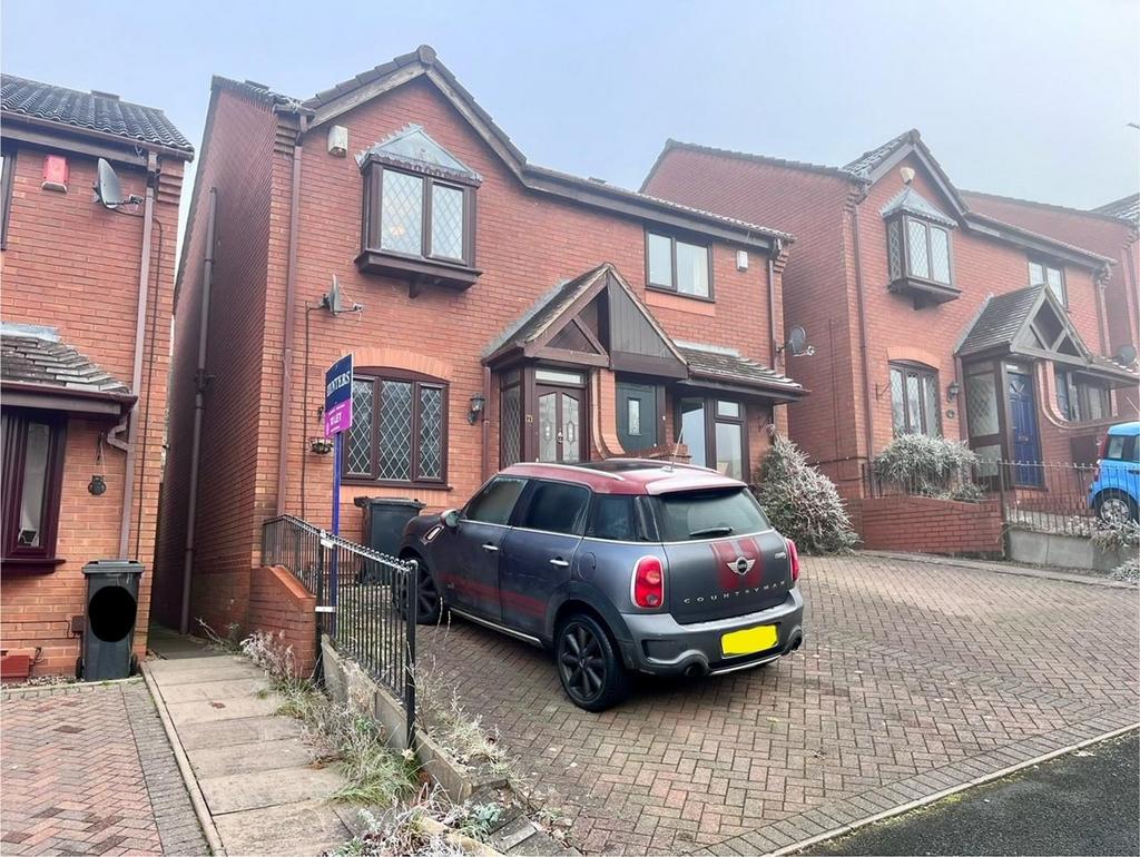 Gideons Close, Dudley 2 bed semi-detached house - £875 pcm (£202 pw)