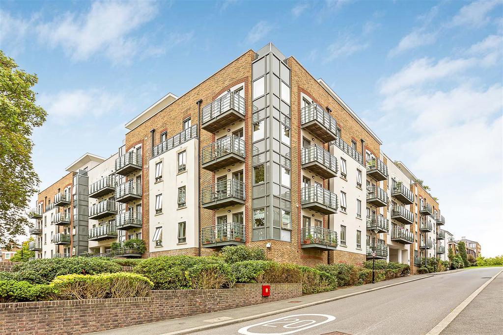 Queen Mary's House, Putney, SW15 2 bed penthouse - £700,000