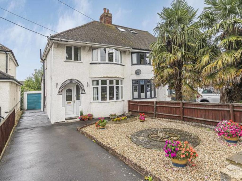 Oxford Road, Kidlington, OX5 3 bed semi-detached house - £435,000