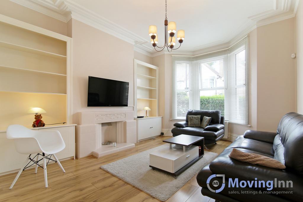 Maplestead Road, Brixton Hill, SW2 2 bed maisonette - £2,250 pcm (£519 pw)