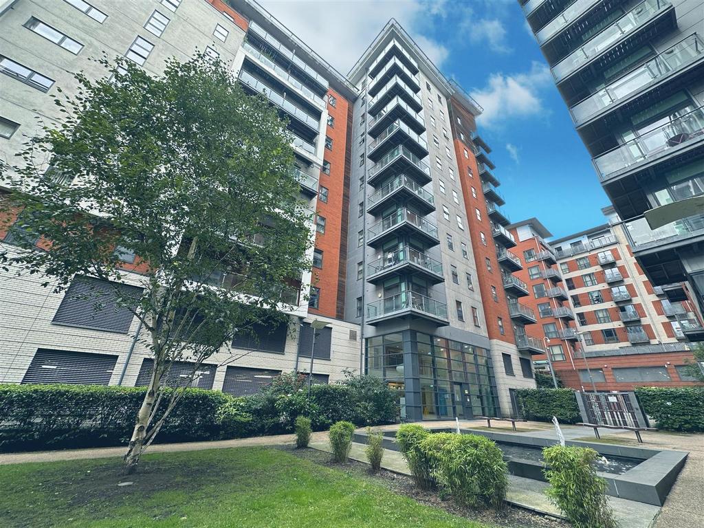 Barton Place, Green Quarter, Manchester 1 bed apartment - £150,000