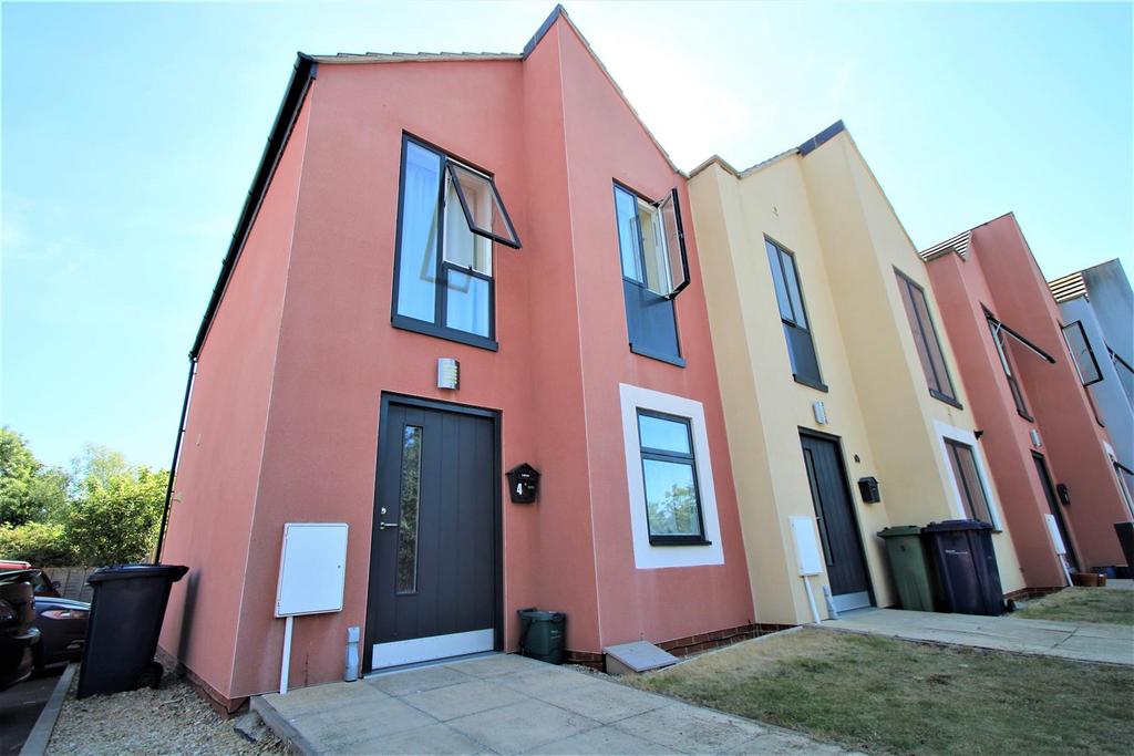 Apple Tree Court, Northway, Tewkesbury 2 bed house - £995 pcm (£230 pw)