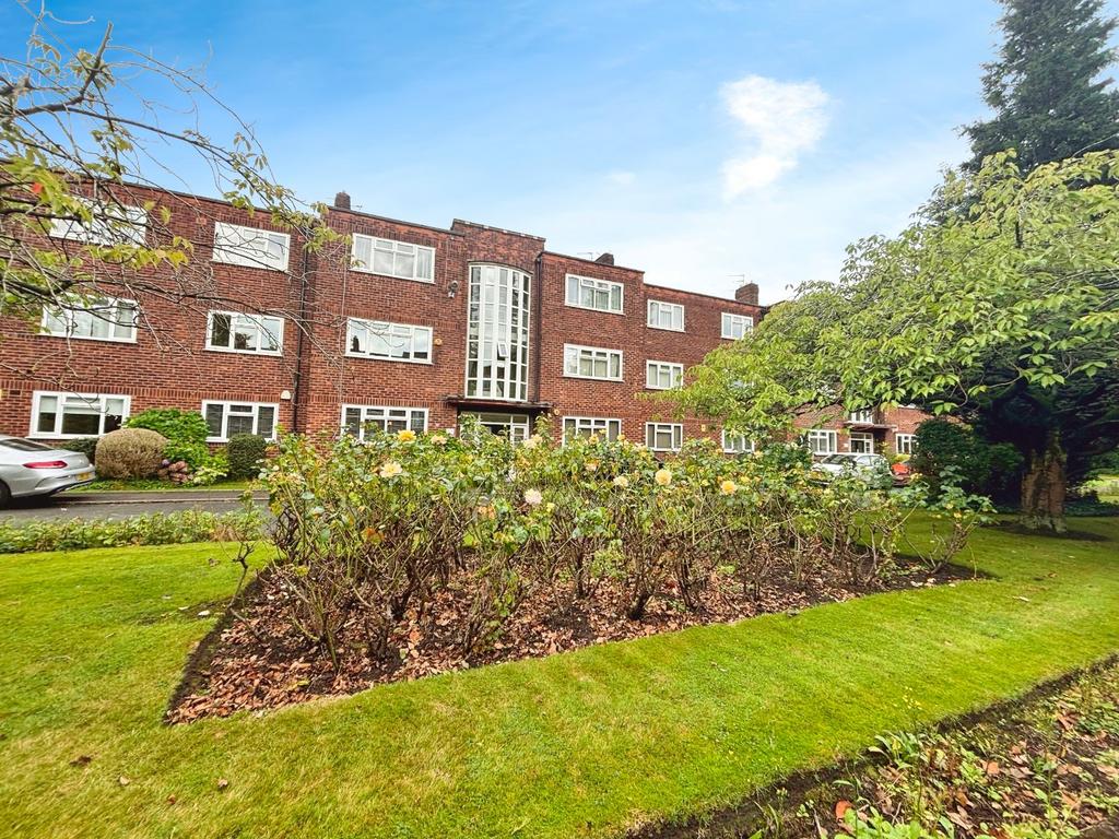 Wilmslow Road, Manchester, Greater... 2 bed flat - £1,250 pcm (£288 pw)