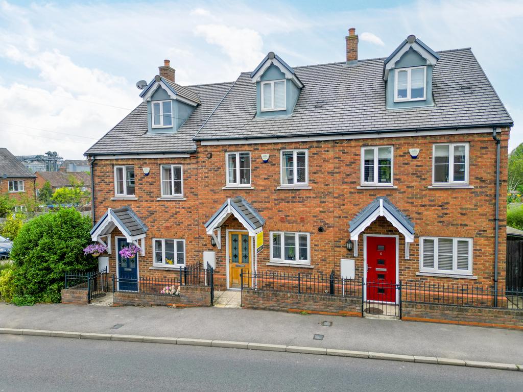New Mill Place, Tringford Road, Tring... 3 bed terraced house - £485,000