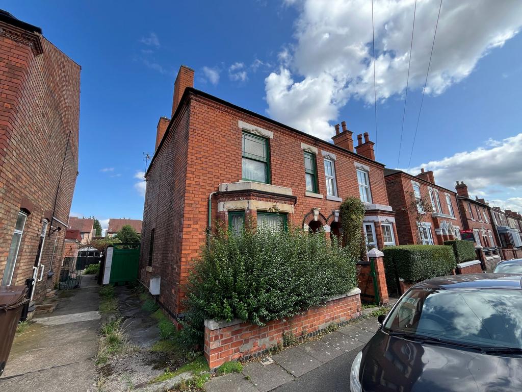 Cranmer Street, Long Eaton, NG10 3 bed semi-detached house - £135,000
